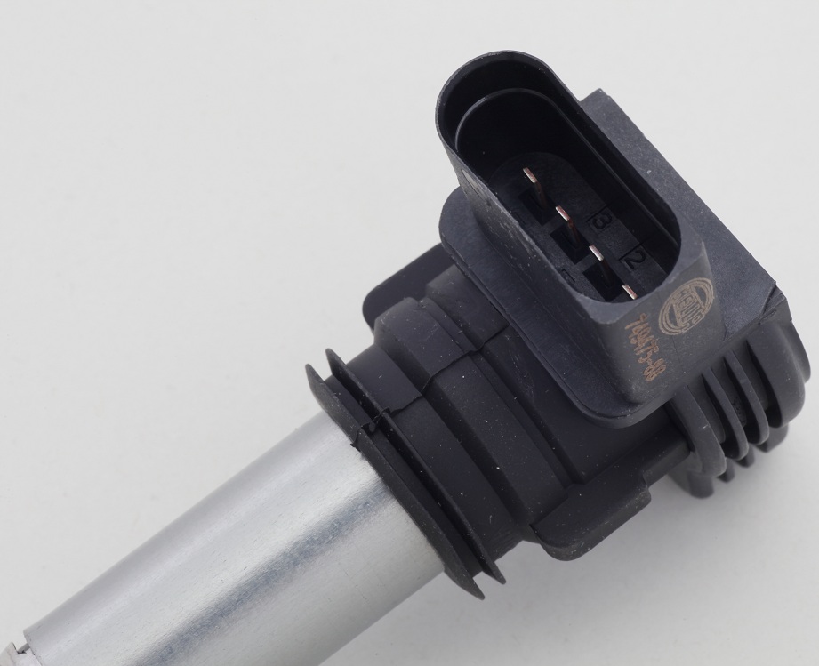 AUDI Audi A4 (B8) A3 / HELLA ignition coil direct coil new (07K905715F)